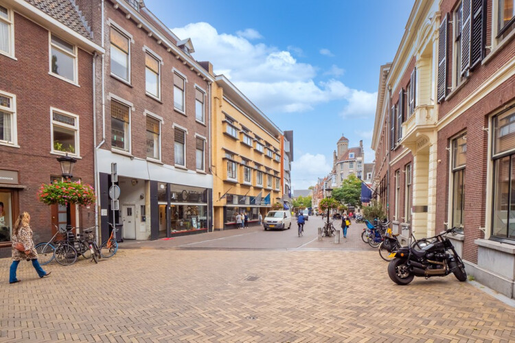 Kamer in Utrecht te huur: Domstraat, Domplein, Neude, Janskerkhof ...